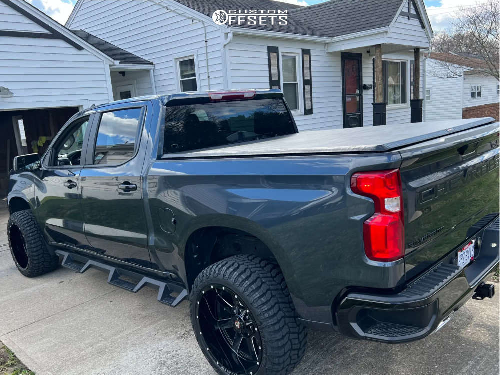 2022 Chevrolet Silverado 1500 with 22x12 -50 Ballistic Rage and 33/12 ...