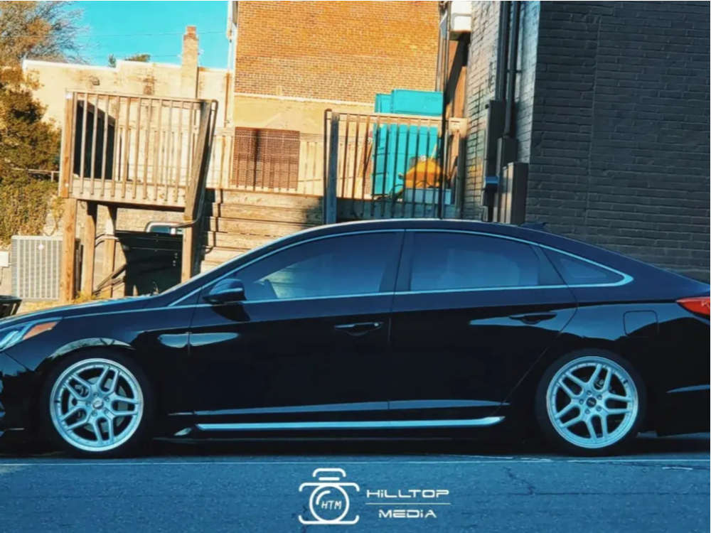 2017 Hyundai Sonata with 19x8.5 30 ESR CS15 and 235/35R19 Venom Power ...