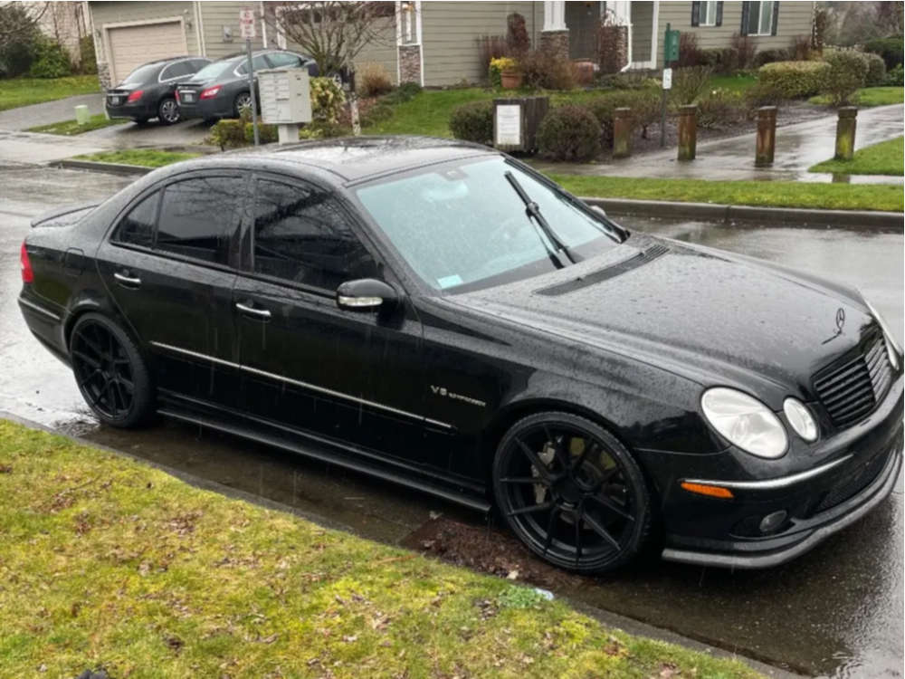 2004 Mercedes-Benz E55 AMG with 20x9 25 Ferrada F8-fr8 and 245/30R20 ...