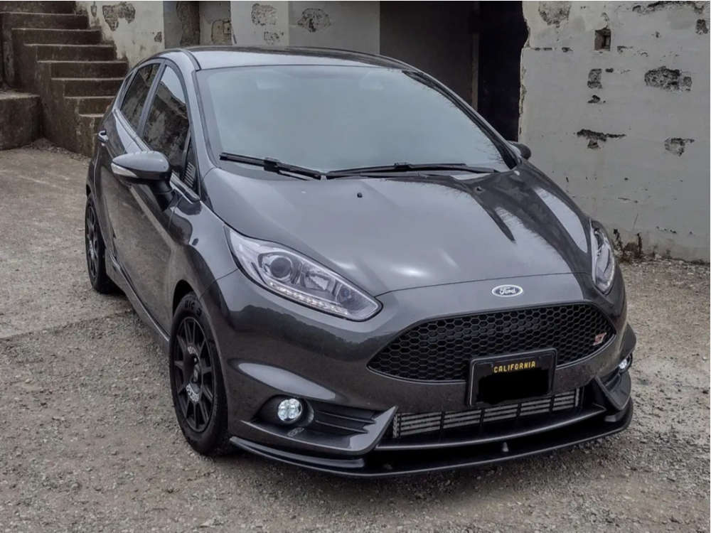 2017 Ford Fiesta with 15x7 40 Sparco Terra and 185/60R15 Big O Legacy ...