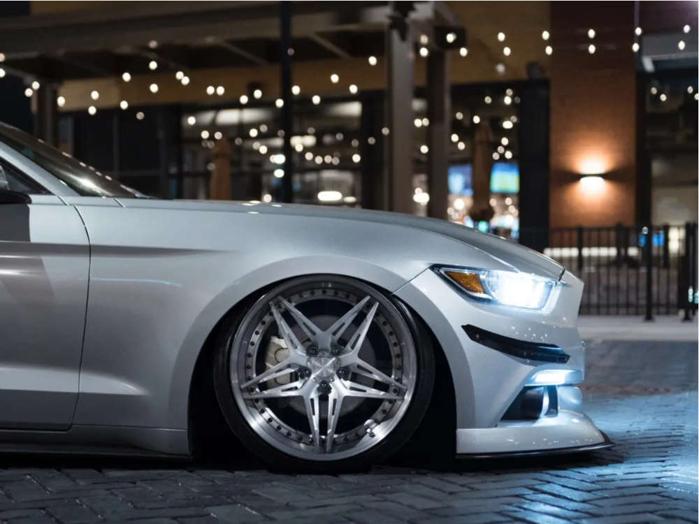 2016 Ford Mustang with 20x10.5 35 Rotiform Forged VDA and 225/35R20 ...