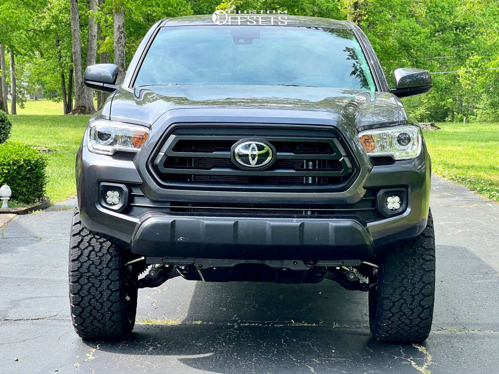 2022 Toyota Tacoma with 20x9 1 Fuel Diesel and 33/12.5R20 General ...