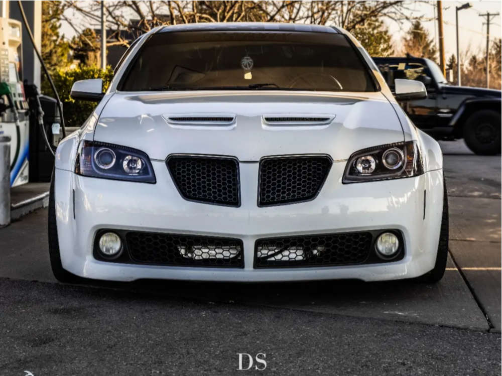 2009 Pontiac G8 with 19x9 32 Verde Reflex and 255/35R19 Cooper Zeon Rs3 ...