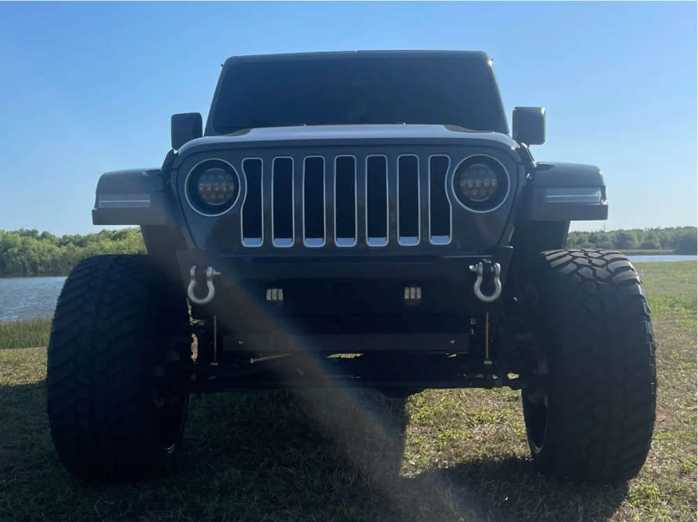 2019 Jeep Wrangler with 26x14 -76 Axe Offroad Ax6.2 and 37/13.5R26 AMP Mud Terrain Attack Mt A ...