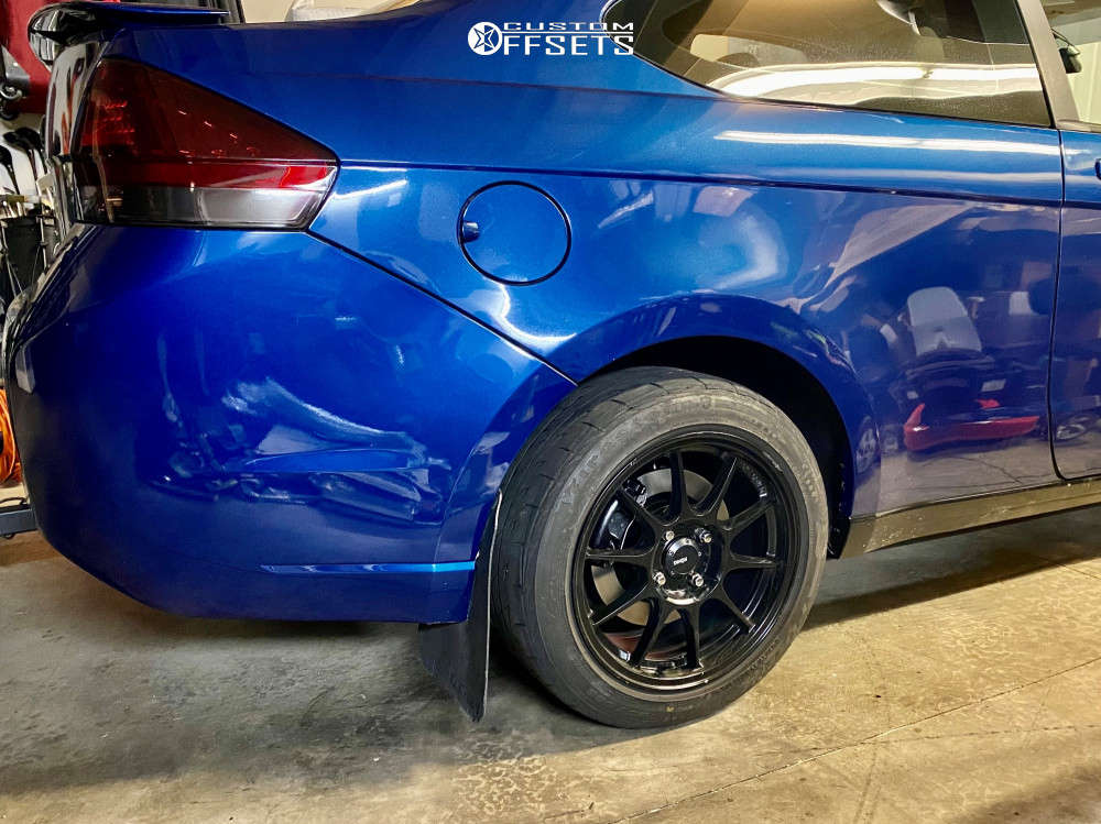 2009 Ford Focus with 16x8 40 Konig Dekagram and 205/50R16 Firestone ...