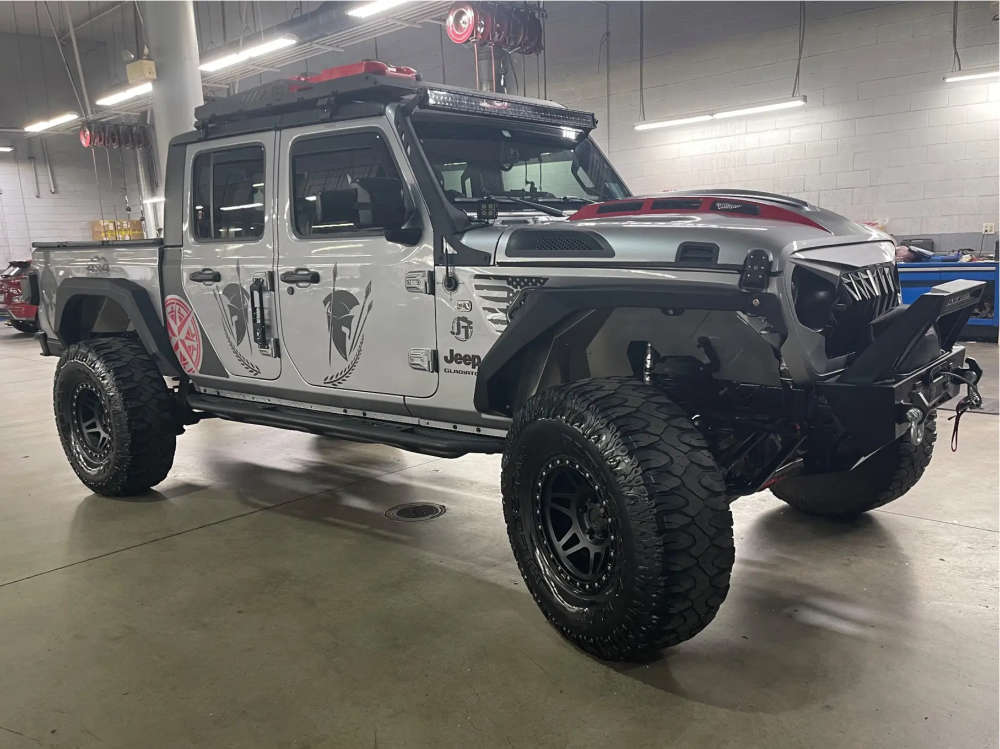 2020 Jeep Gladiator with 17x9 -12 Method Mr312 and 38/13.5R17 Milestar ...