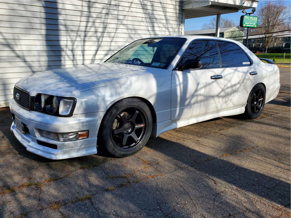 1995 Nissan Gloria Y33 with 18x8.5 20 9SiX9 SIX-1 and 245/45R18 Ohtsu ...