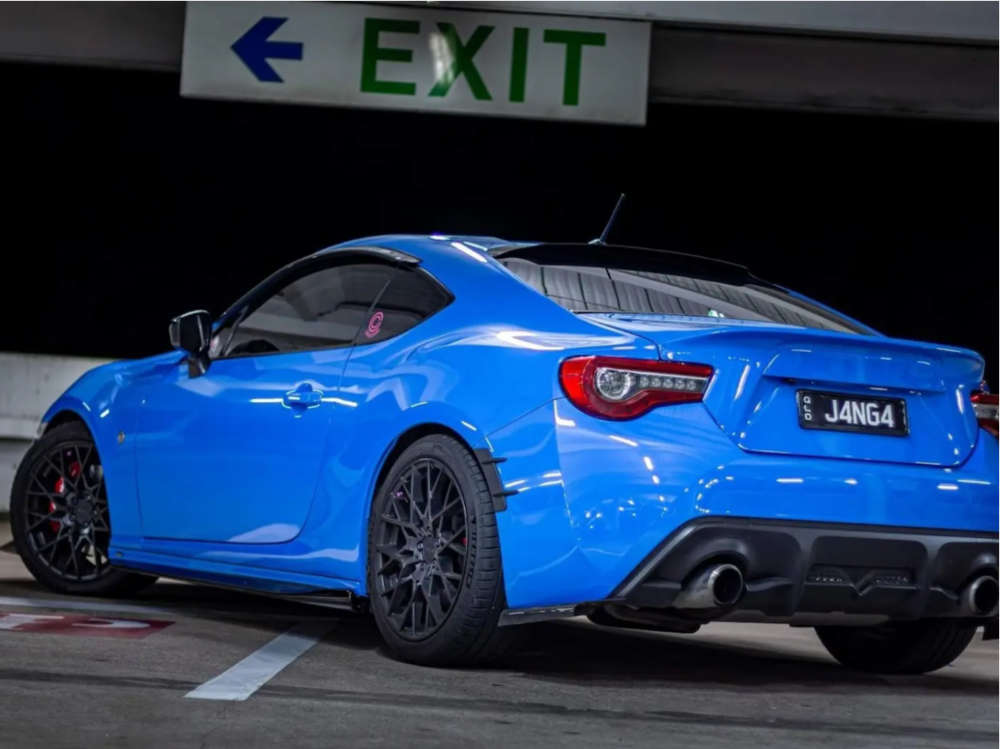 2019 Toyota 86 with 18x8.5 35 TSW Sebring and 235/40R18 Michelin Pilot ...