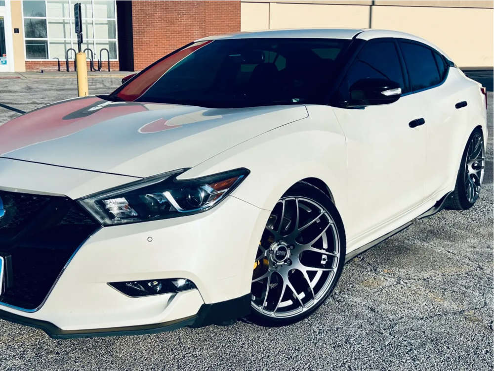 2016 Nissan Maxima with 20x10 35 VMR V710 and 255/35R20 Continental ...