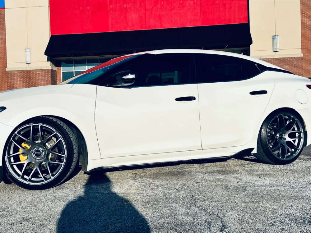 2016 Nissan Maxima with 20x10 35 VMR V710 and 255/35R20 Continental ...