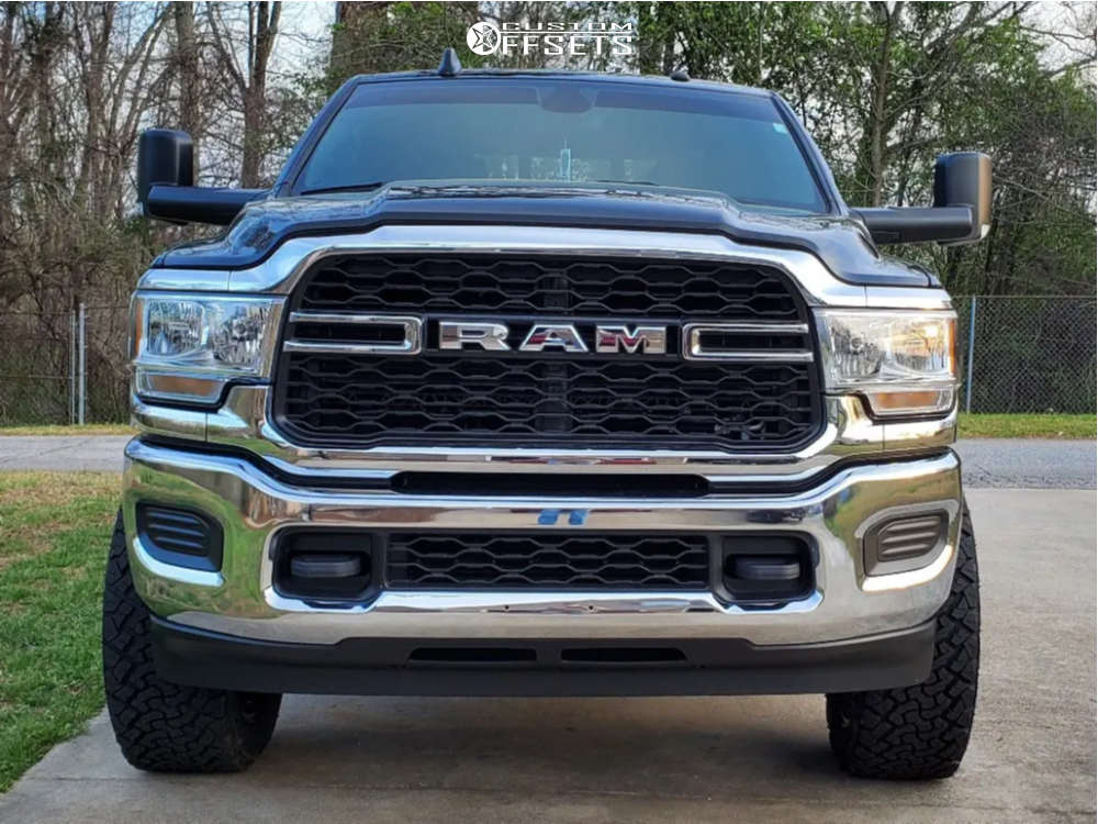 2021 Ram 2500 with 22x10 -20 Tuff T05 and 35/12.5R22 Venom Power Terra ...
