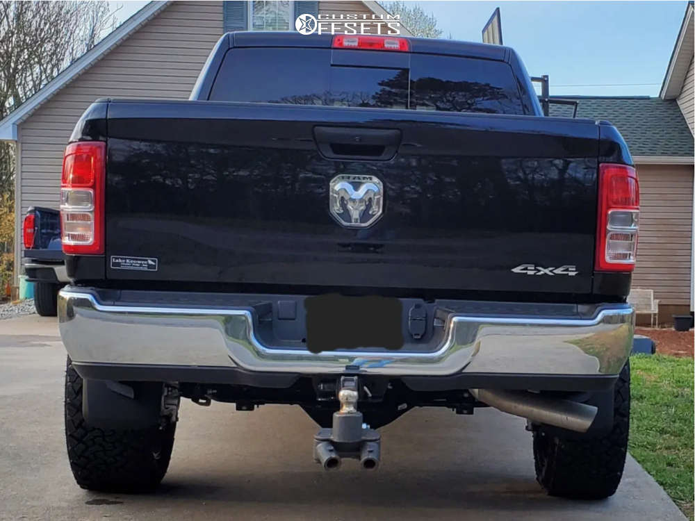 2021 Ram 2500 with 22x10 -20 Tuff T05 and 35/12.5R22 Venom Power Terra ...