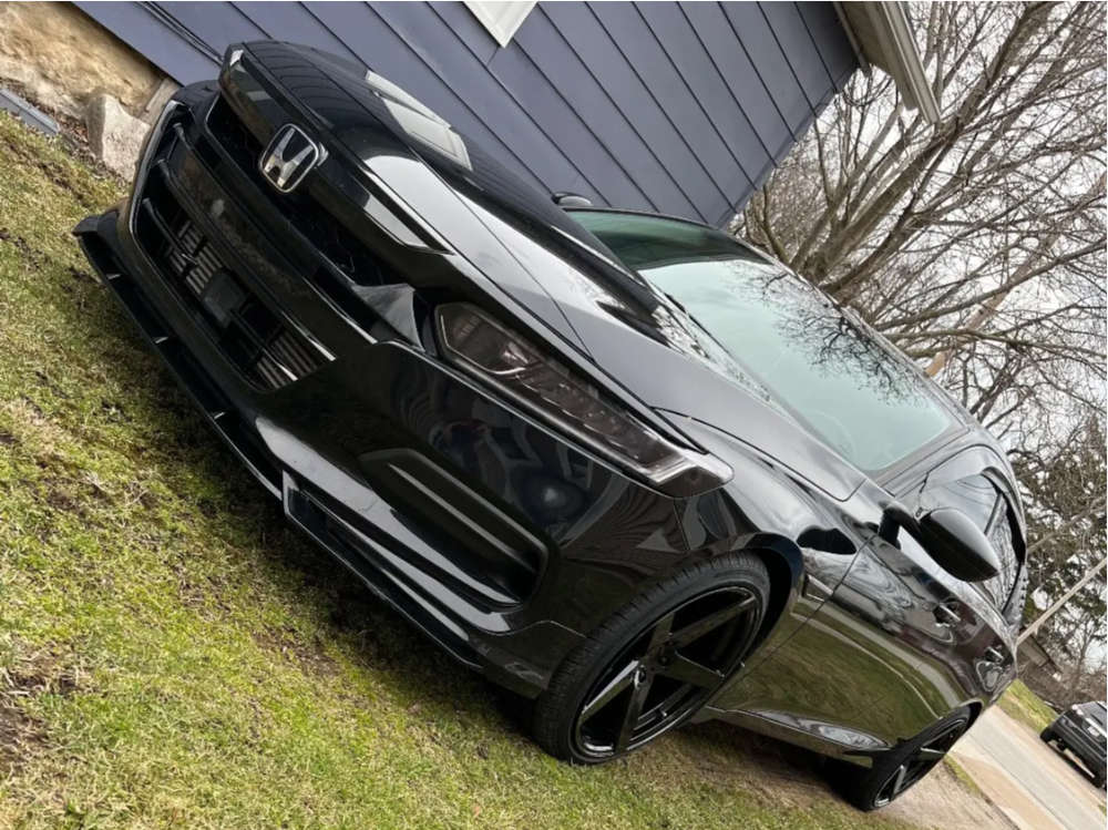 2018 Honda Accord with 20x10 40 Ravetti M13 and 255/35R20 Vercelli ...