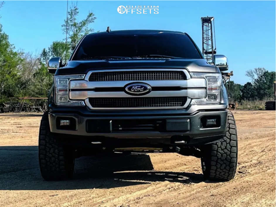 2018 Ford F-150 with 22x12 -51 Fuel Forged Ff45 and 33/12.5R22 Toyo ...