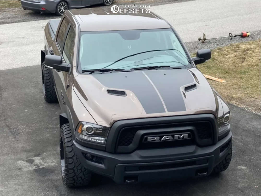 2020 Ram 1500 Classic with 20x12 -41 Moto Metal Mo962 and 33/12.5R20 ...