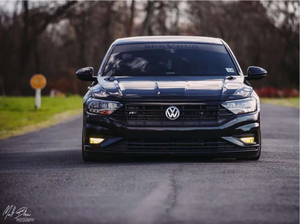 2020 Volkswagen Jetta with 19x9 40 WatercooledIND JB1 and 225/35R19 ...