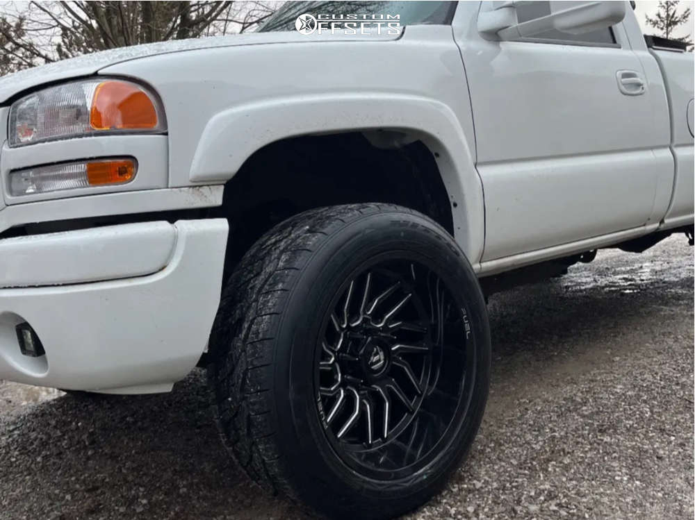 2004 GMC Sierra 2500 HD with 22x12 -44 Fuel Hurricane and 305/45R22 ...