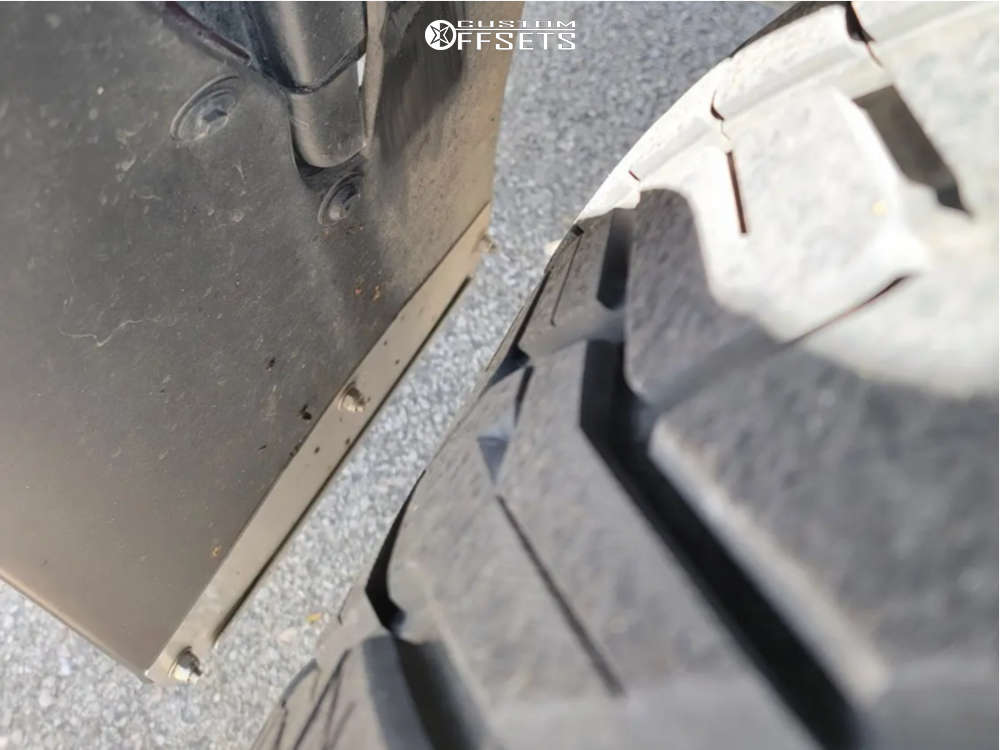 2020 Ram 2500 with 22x10 -25 Hostile Vulcan and 305/50R22 Nitto NT420V ...