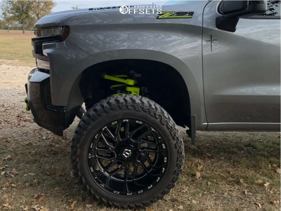 2021 Chevrolet Silverado 1500 with 22x12 -44 TIS 544BM and 325/50R22 ...