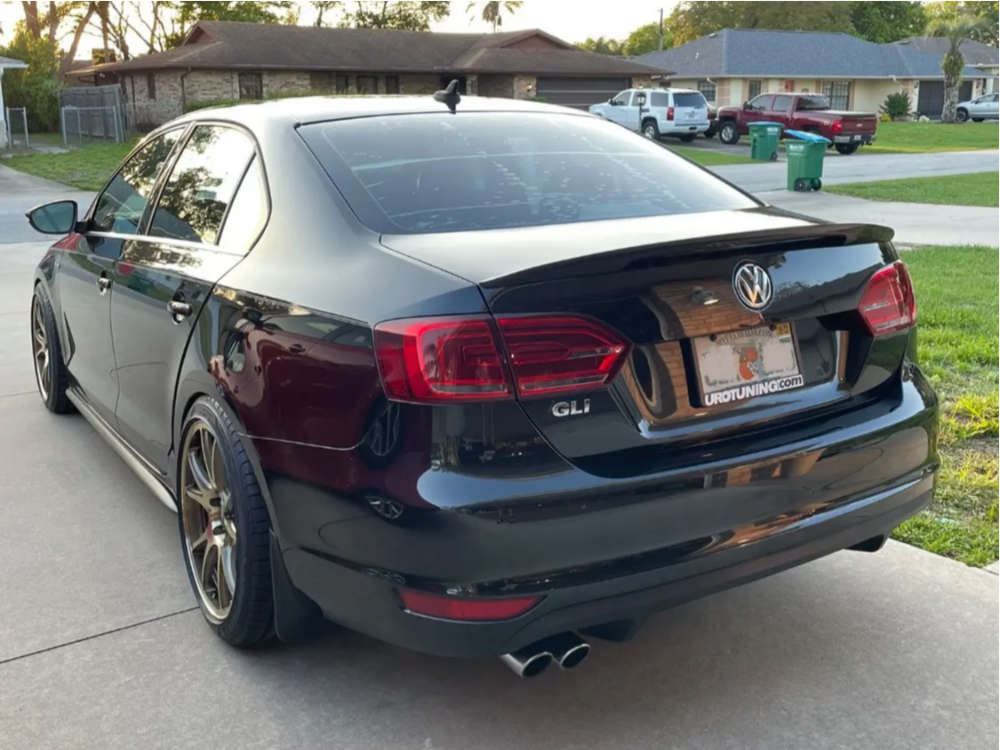 2014 Volkswagen Jetta with 18x9 42 Konig Freeform and 235/40R18 ...