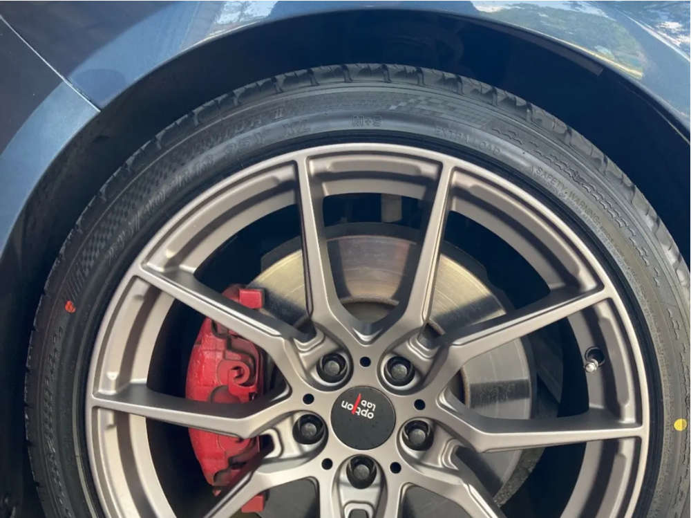 2018 Ford Focus with 18x8.5 40 Option Lab R716 and 235/40R18 Vercelli ...