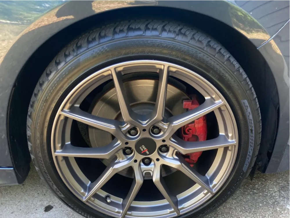 2018 Ford Focus with 18x8.5 40 Option Lab R716 and 235/40R18 Vercelli ...