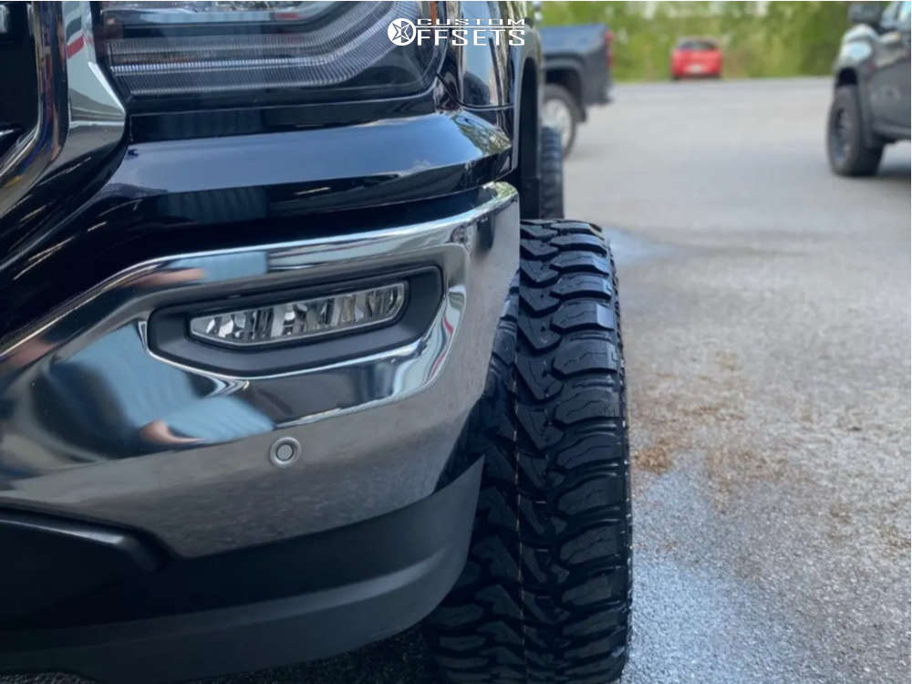 2018 GMC Sierra 1500 with 22x12 -44 TIS 544C and 33/12.5R22 Nexen ...