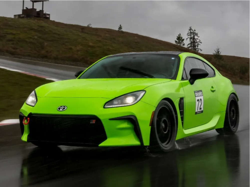 2022 Toyota GR86 with 17x8 35 Konig Hypergram and 245/40R17 Michelin ...