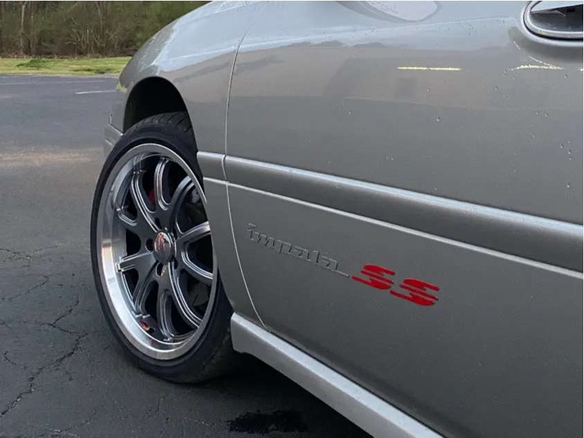 2005 Chevrolet Impala with 18x8.5 32 Vision Torque and 225/40R18 ...