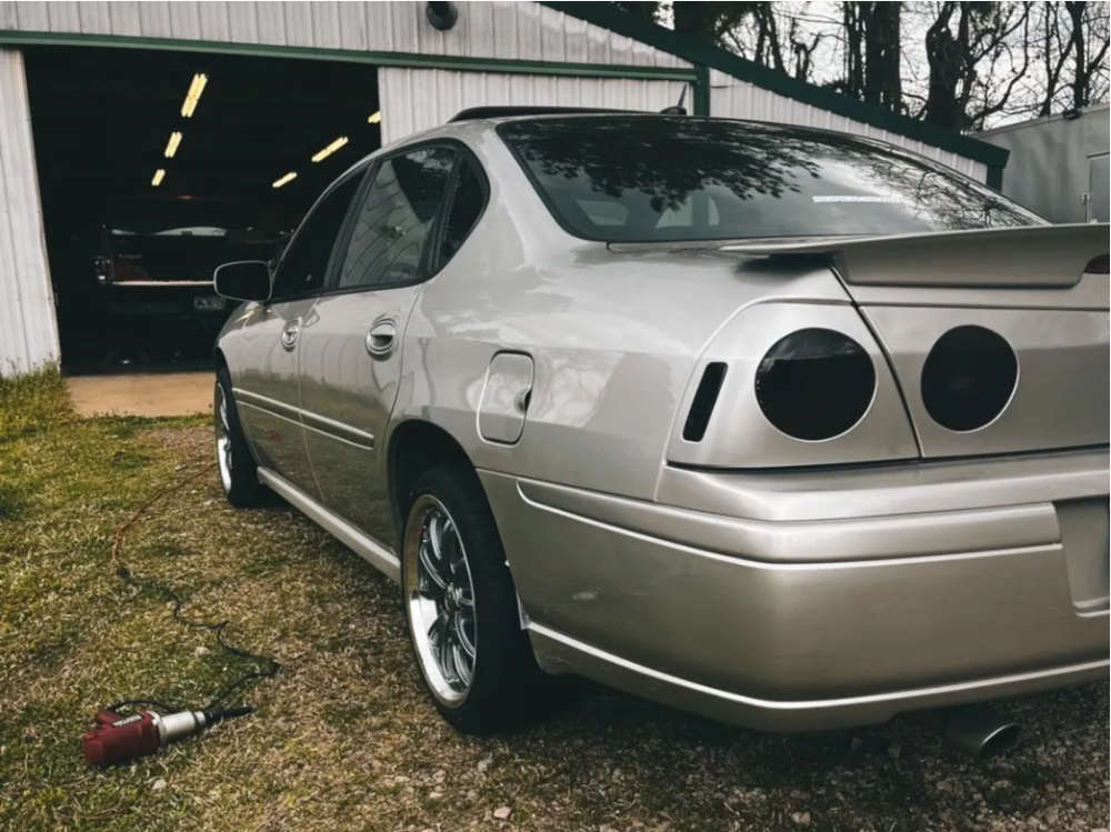 2005 Chevrolet Impala with 18x8.5 32 Vision Torque and 225/40R18 ...