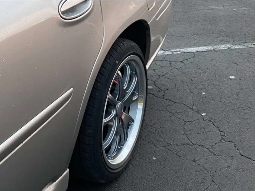 2005 Chevrolet Impala with 18x8.5 32 Vision Torque and 225/40R18 ...