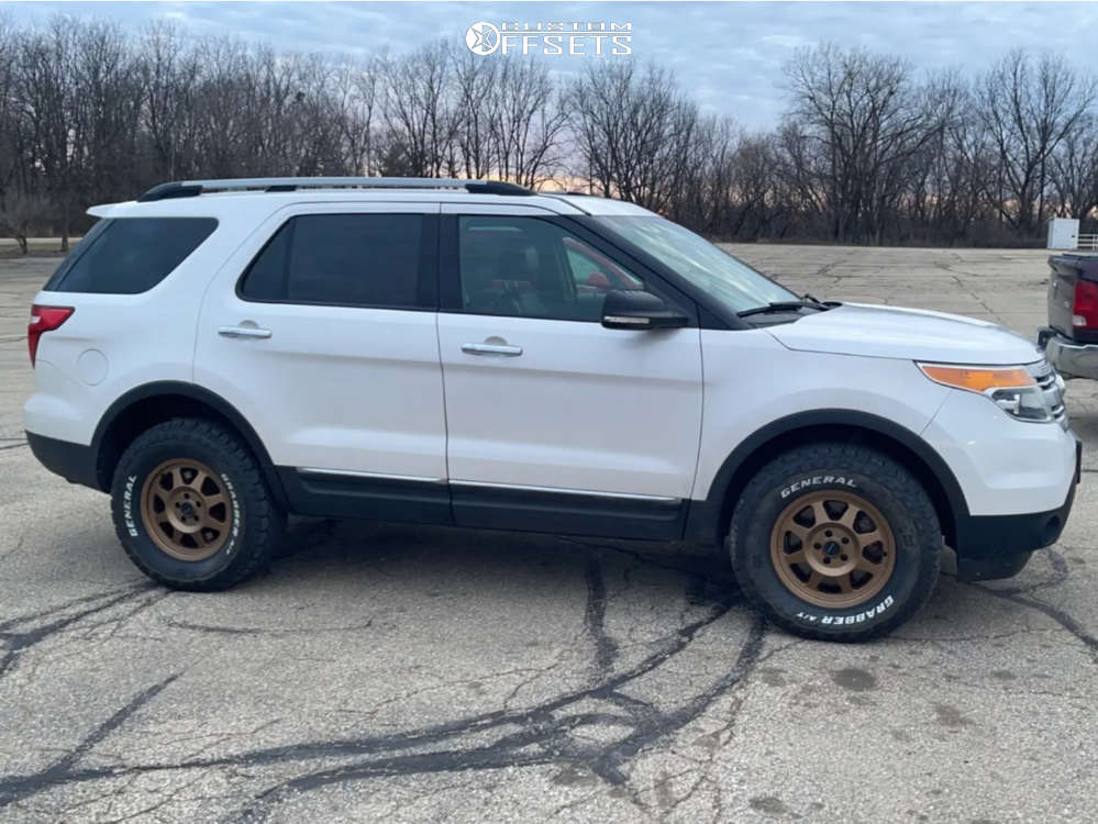 2015 Ford Explorer with 17x7.5 30 Method Mr701 and 265/70R17 General ...