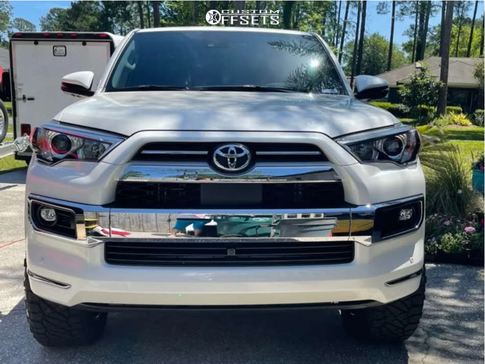 2022 Toyota 4Runner with 20x10 -25 Motiv Offroad Mutant and 33/12.5R20 ...