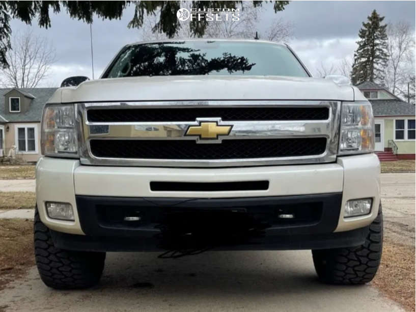 2011 Chevrolet Silverado 1500 with 20x10 -19 Hardrock Commander and 33/ ...