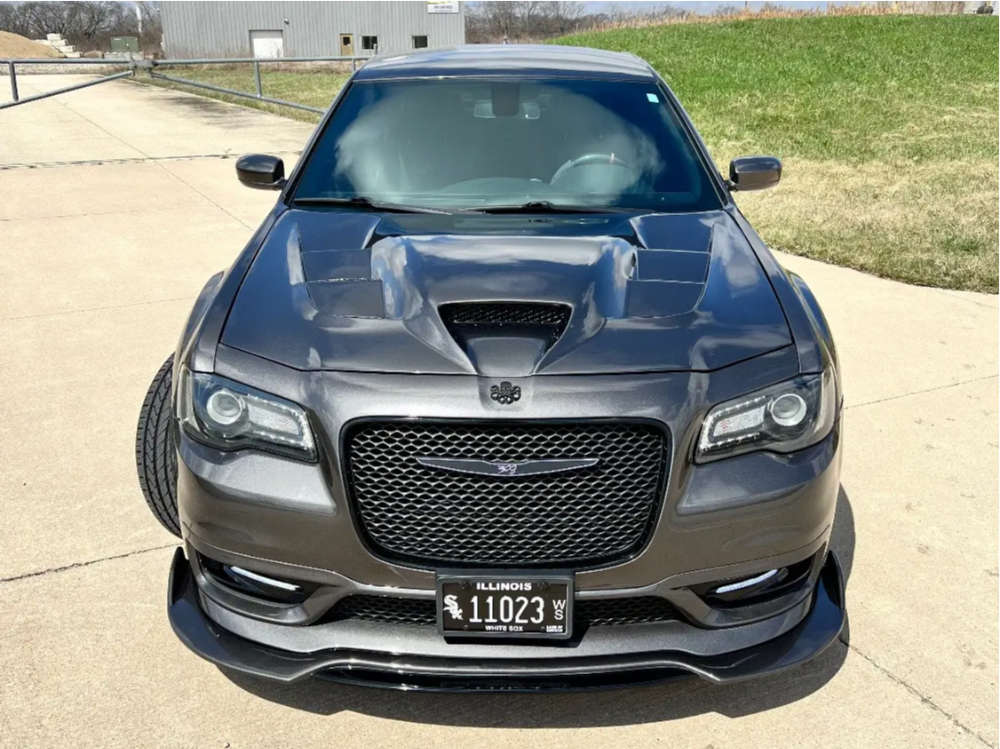 2019 Chrysler 300 with 20x9 20 Voxx Replicas Hellcat Widebody 2 and 255 ...