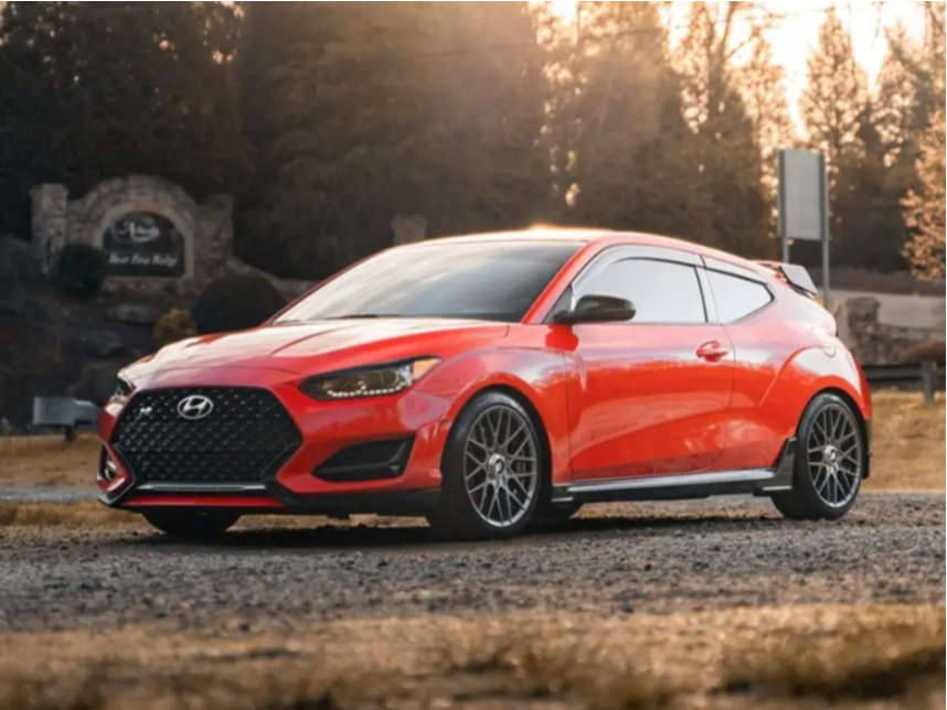 2020 Hyundai Veloster N with 18x8.5 45 Rotiform Rse and 225/45R18 ...