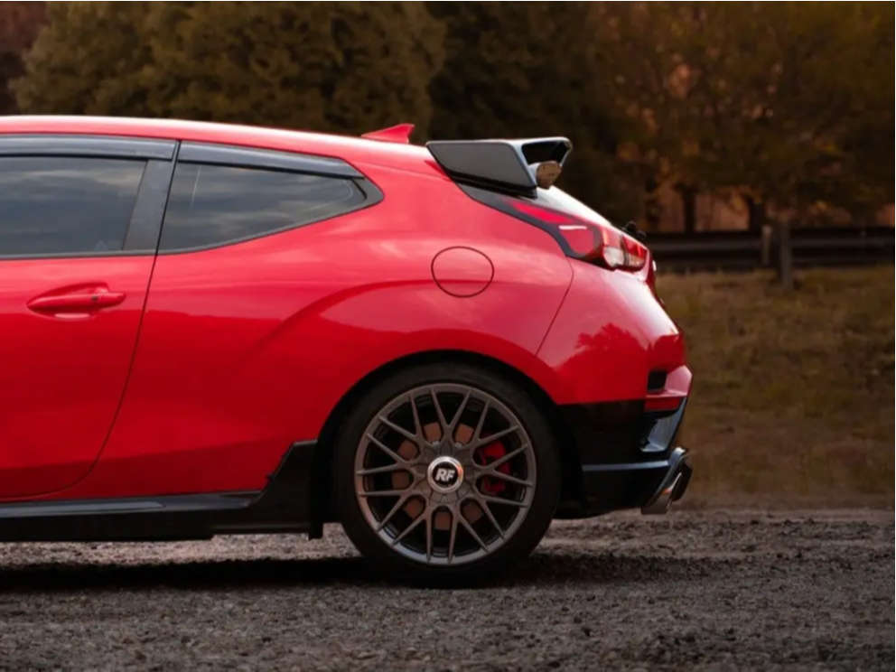 2020 Hyundai Veloster N with 18x8.5 45 Rotiform Rse and 225/45R18 ...