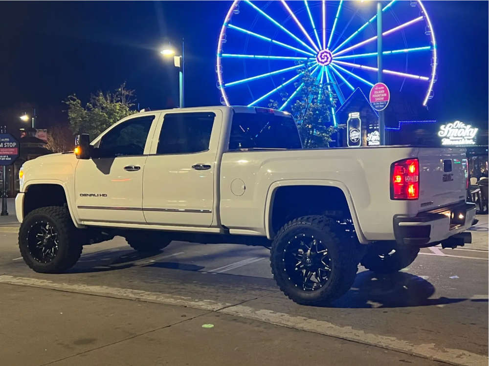 2017 GMC Sierra 2500 HD with 20x12 -44 Fuel Lethal and 35/12.5R20 ...