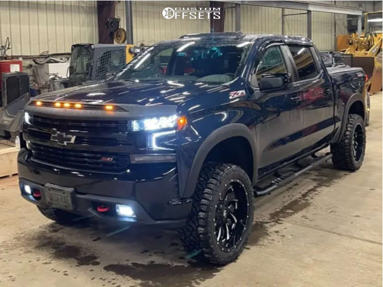 2021 Chevrolet Silverado 1500 with 22x10 -18 Fuel Cleaver D574 and 33/ ...