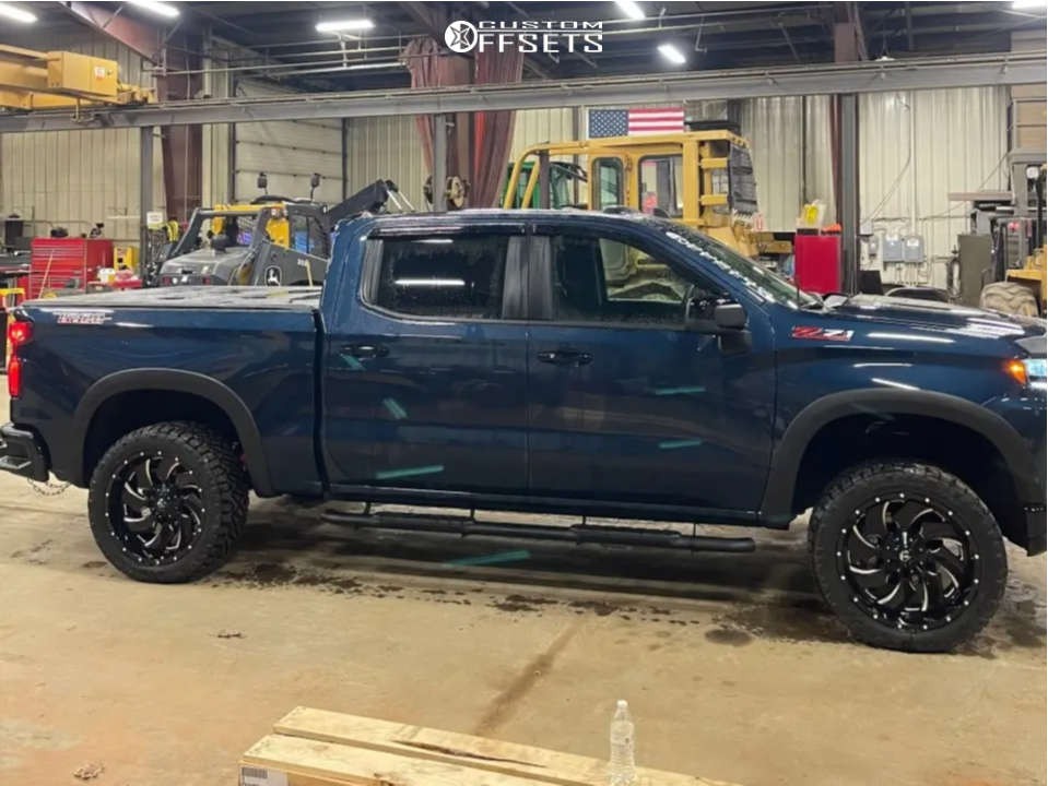 2021 Chevrolet Silverado 1500 with 22x10 -18 Fuel Cleaver D574 and 33/ ...