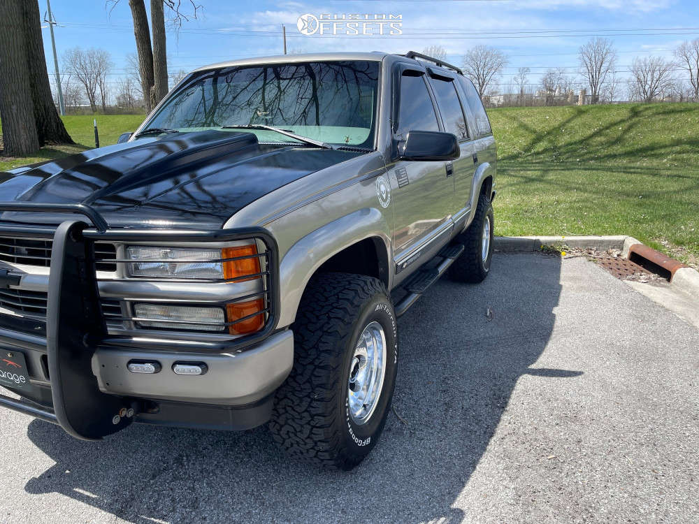 2000 Chevrolet Tahoe with 16x10 -25 Mickey Thompson Classic Iii and 305 ...