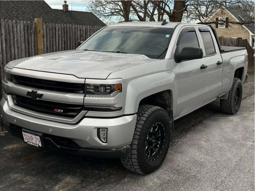 2016 Chevrolet Silverado 1500 with 17x9 12 Ultra Hunter 203 and 285 ...