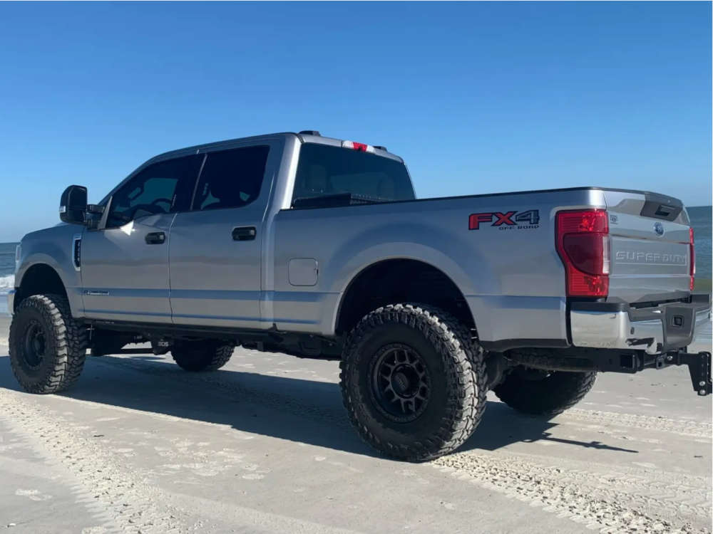 2020 Ford F-250 Super Duty with 17x9 -12 KMC Km544 and 37/12.5R17 ...