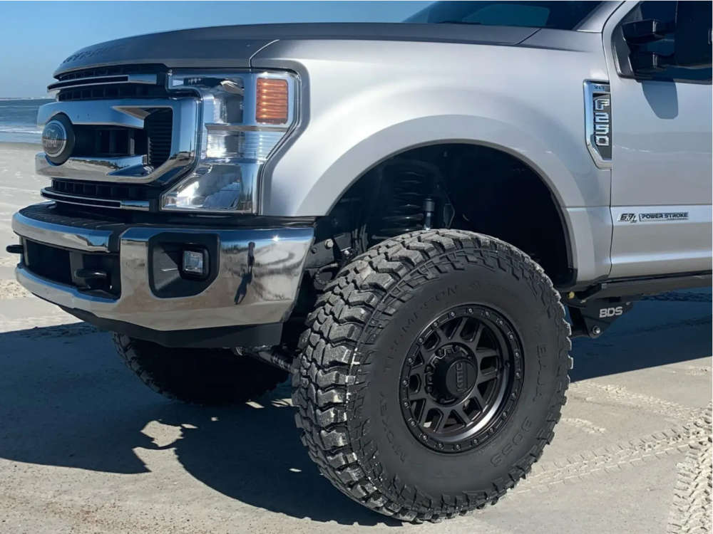 2020 Ford F-250 Super Duty with 17x9 -12 KMC Km544 and 37/12.5R17 ...