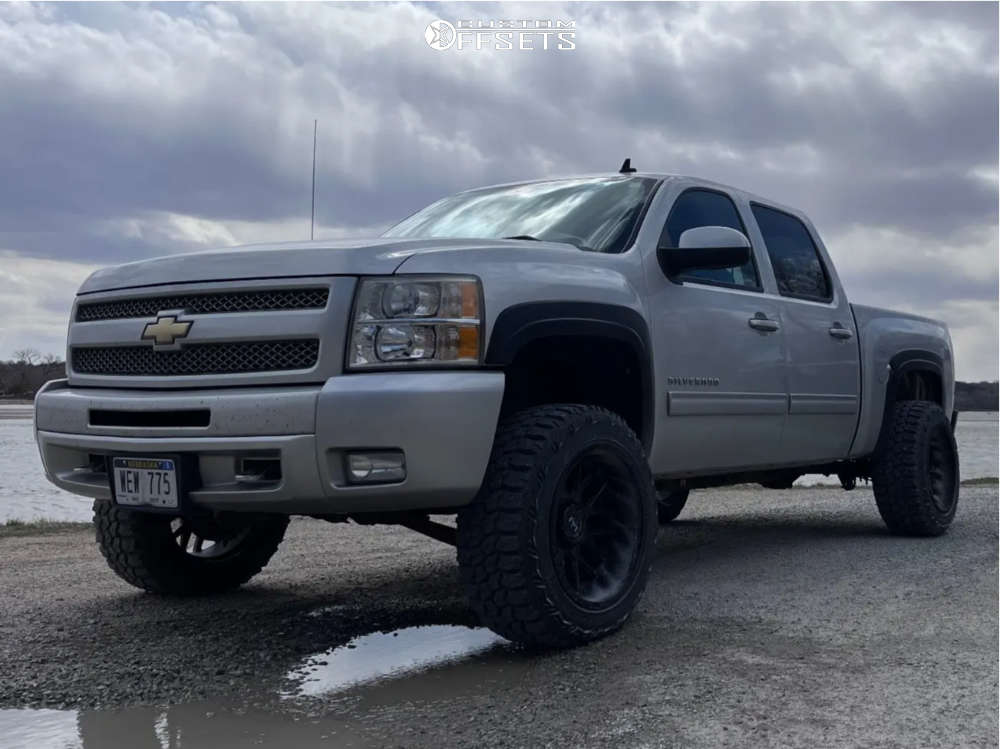 2010 Chevrolet Silverado 1500 with 22x12 -44 Motiv Offroad Magnus and ...
