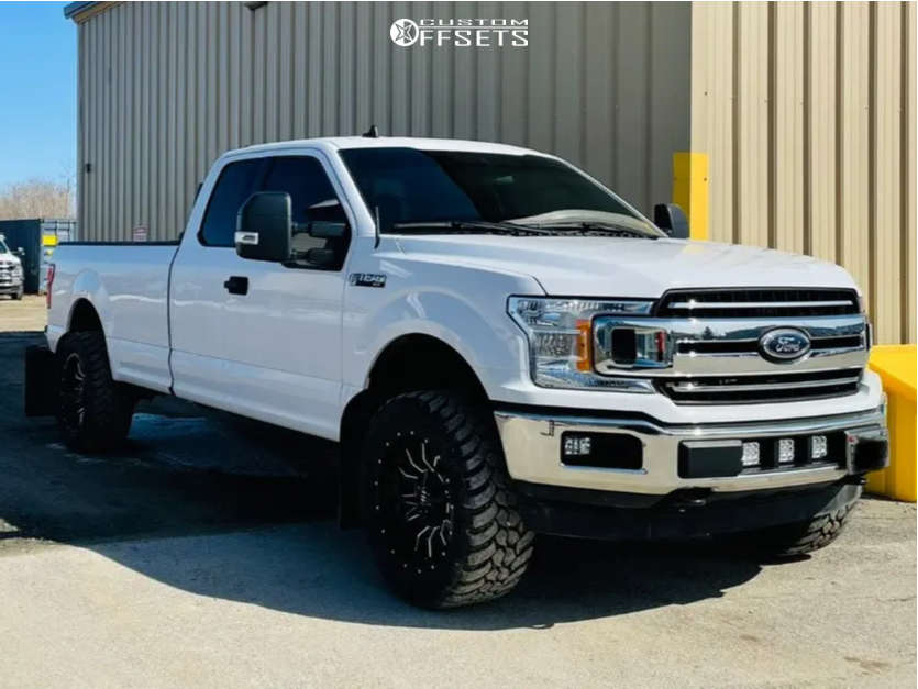 2020 Ford F-150 with 20x10 -18 Fast HD TRAXX and 33/12.5R20 AMP Mud ...