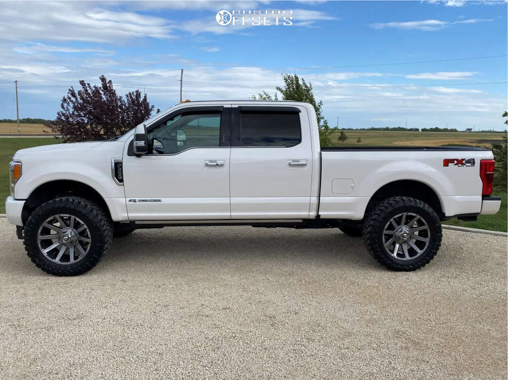 2019 Ford F-350 Super Duty with 22x10 -18 Fuel Contra and 37/13.5R22 ...
