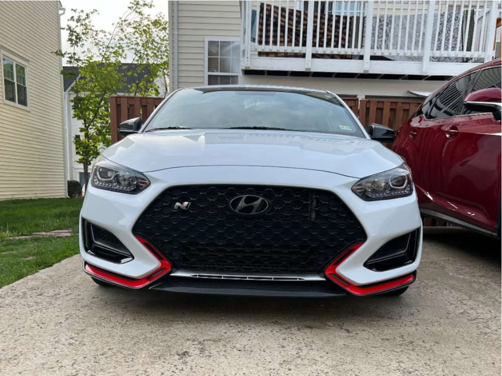 2020 Hyundai Veloster N with 18x8.5 35 Aodhan Ah08 and 245/40R18 ...