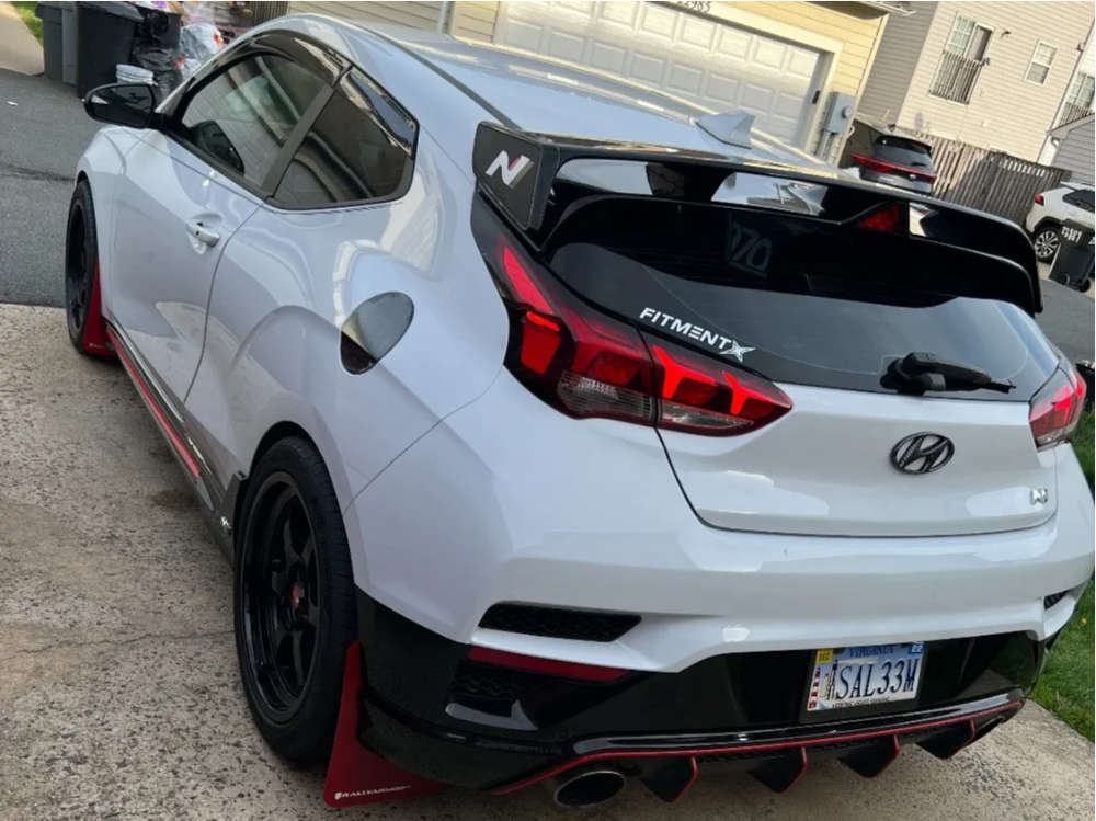 2020 Hyundai Veloster N with 18x8.5 35 Aodhan Ah08 and 245/40R18 ...