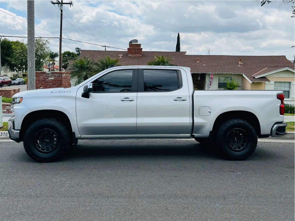 2019 Chevrolet Silverado 1500 with 17x8.5 0 Method Mr305 and 285/75R17 ...